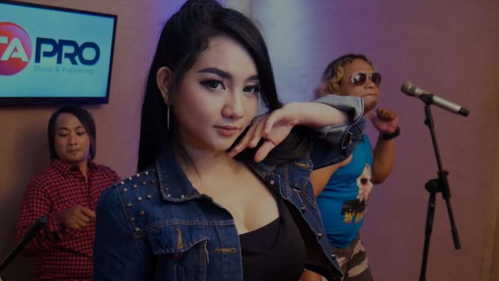 Lala Widy - Aku Rela (Official Studio Music Video Youtube) - VIDEO VIRAL YOUTUBE